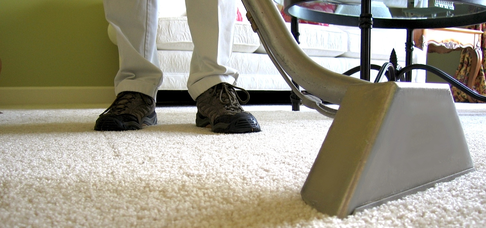 The well-equipped carpet cleaner